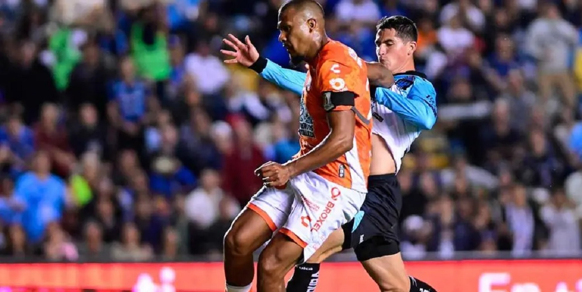 Salomón Rondón agitó las redes en su partido número 50 con el Pachuca ...