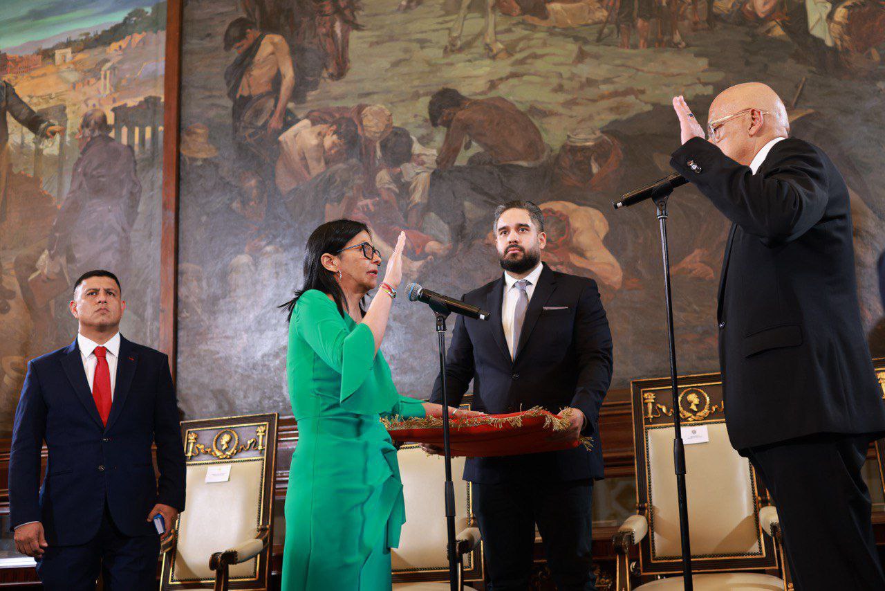 Delcy Rodríguez fue juramentada como Presidenta de Venezuela por la AN ...